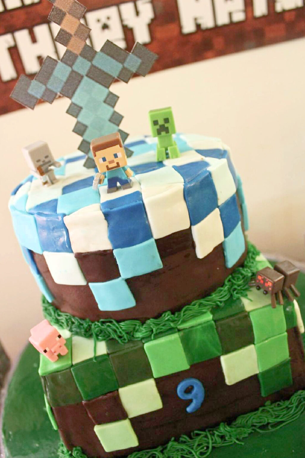 Best 15+ Minecraft Cake Designs Ideas to TRY - Stealthy Gaming